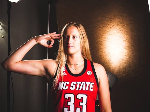 Elissa Cunane: Dunk| Wiki| Highlights| Draft| Out - sportsjone