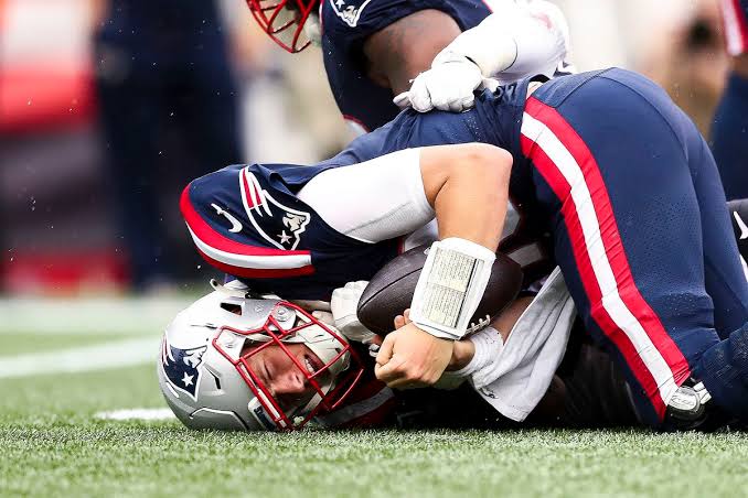 Mac Jones: Injury update| Crying| Injury report| Girlfriend - sportsjone