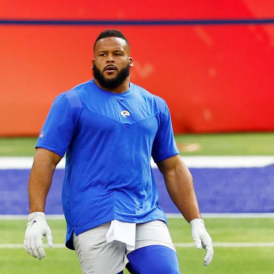 Aaron Donald: Sacks| Weight and height| Bench press - sportsjone
