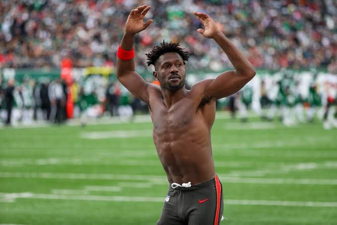 Antonio Brown: Pool video| Pool uncensored| Exposes himself - sportsjone