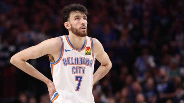 Chet Holmgren: Size| Rebounds per game| Height| Weight - sportsjone