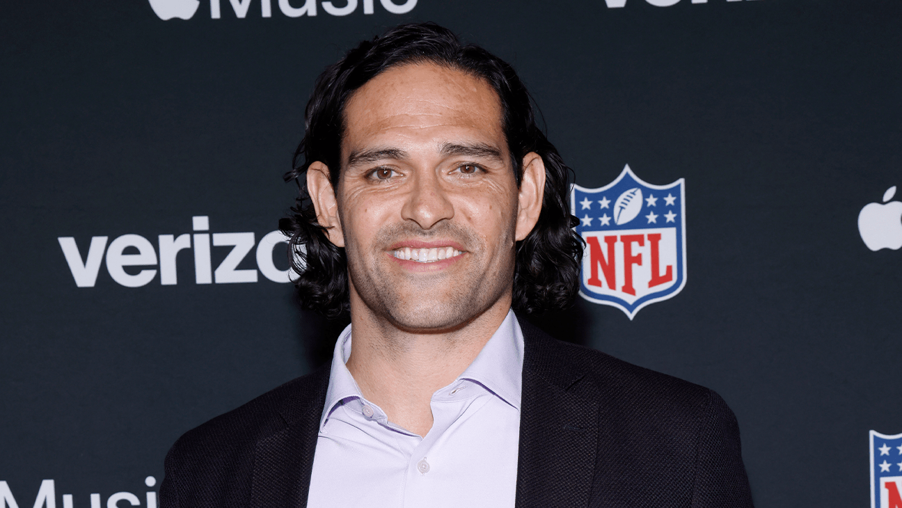 Who Is Mark Sanchez _ Mark Sanchez Biography – QRMM