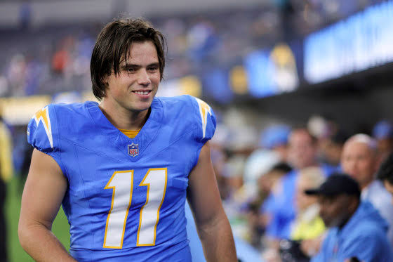 Cameron Dicker: Ethnicity| Fair catch kick| Salary| Contract - sportsjone