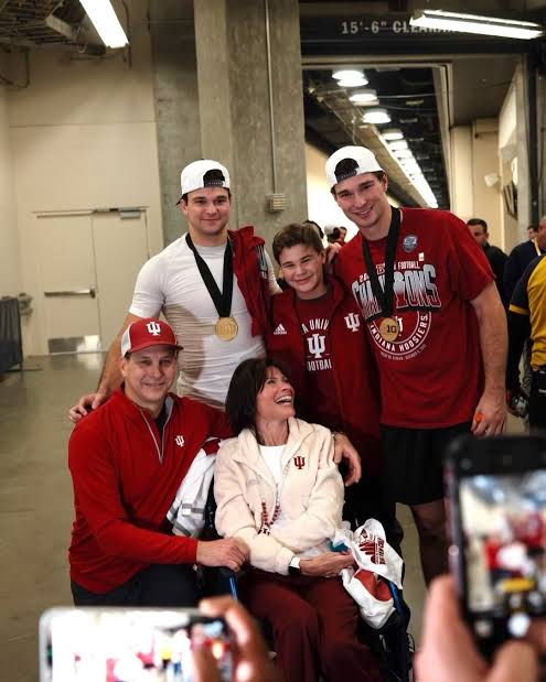 Fernando Mendoza Mom: Wheelchair| Age| Is in a wheelchair - sportsjone