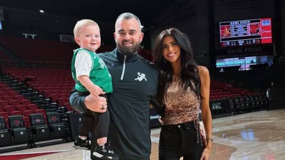 Bryan Hodgson: Wife| Height| Wife Jordan| Salary| Record| Age - sportsjone