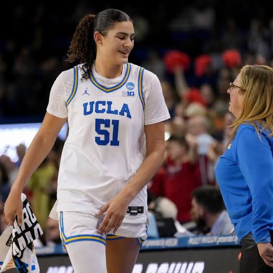 Lauren Betts: Struggles| Parents| Race| Mental health| Sister height ...