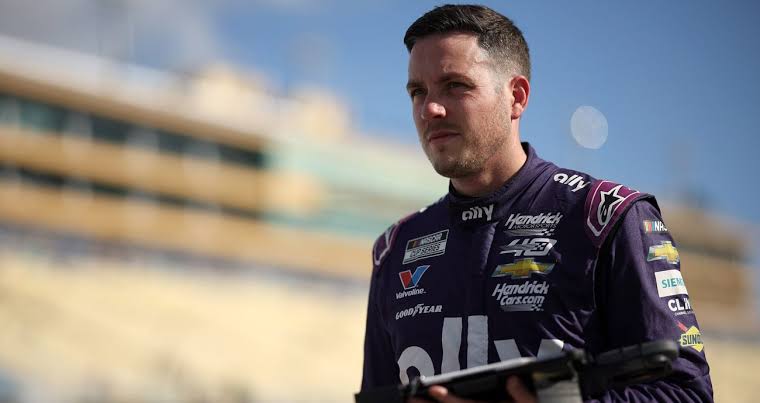 Alex Bowman: Contract| News| Wife| Injury| Reddit - sportsjone