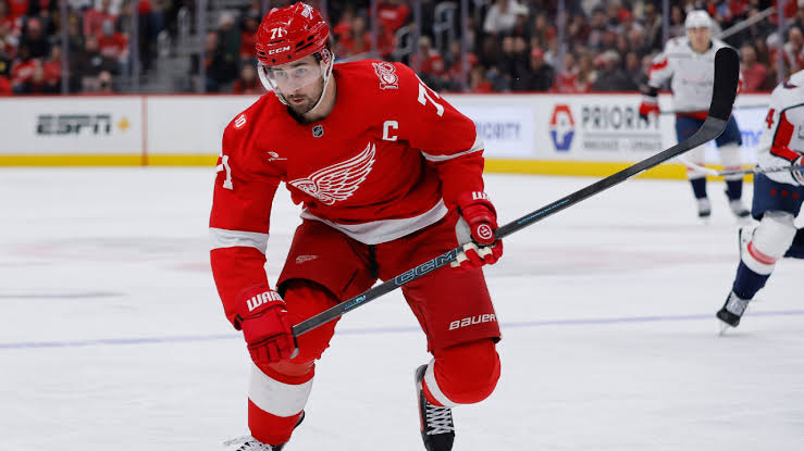Dylan Larkin: Trade| Trade request| Contract| Rumors| Salary| Draft ...